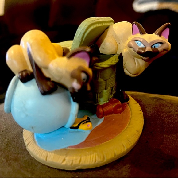 Disney | Toys | Rare Disney Store Lady And The Tramp Siamese Cats Figurine | Poshmark